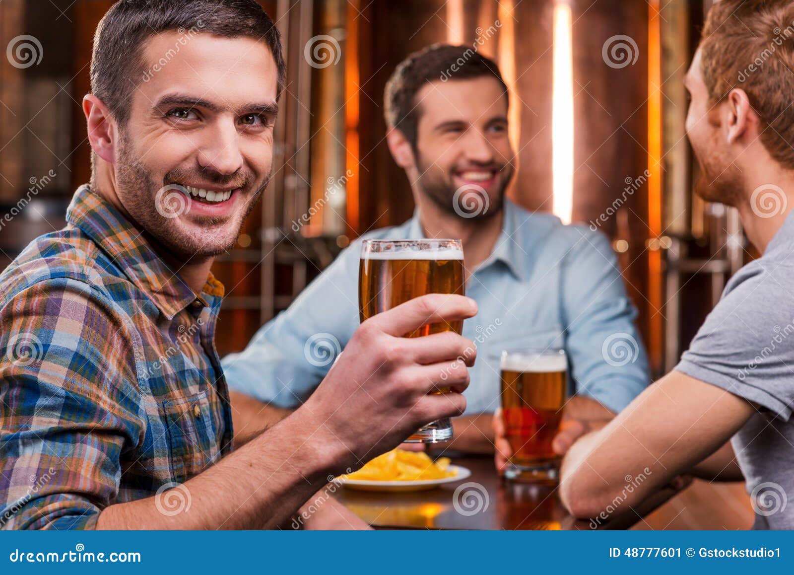 Verbringen Von Zeit Mit Freunden Stockbild - Bild von seins ...