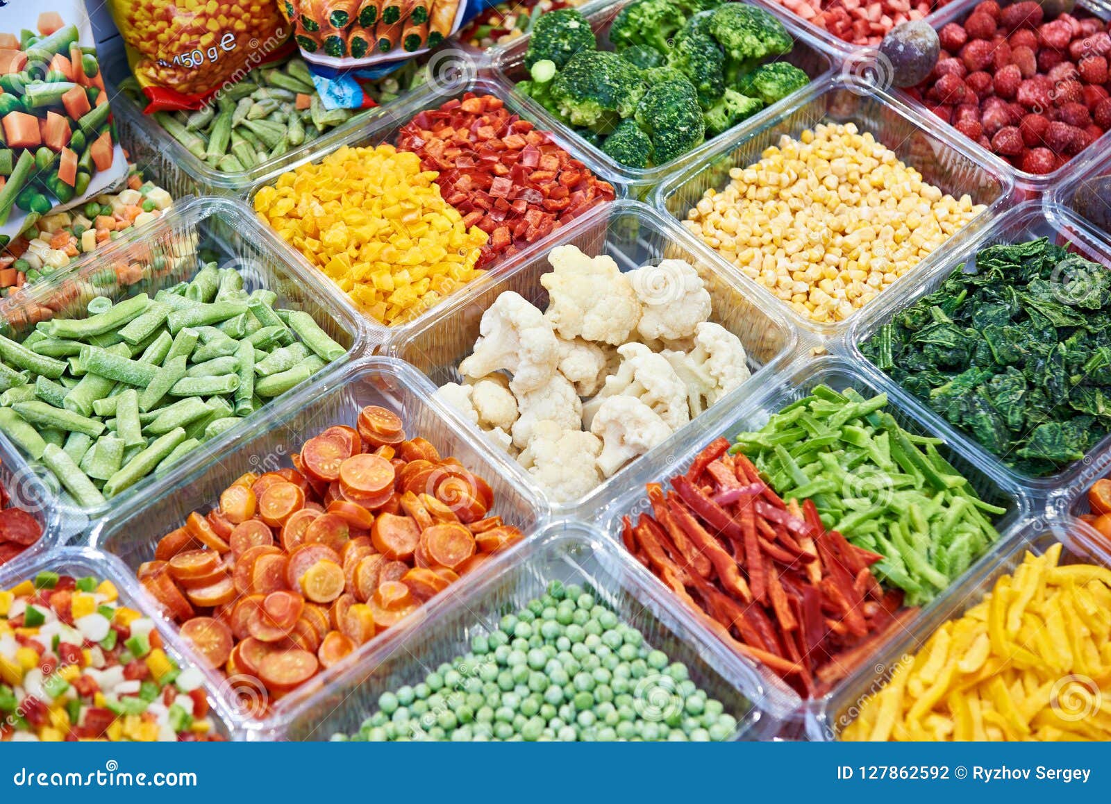 Verduras Congeladas En Tienda Foto de archivo - Imagen de helada, color ...