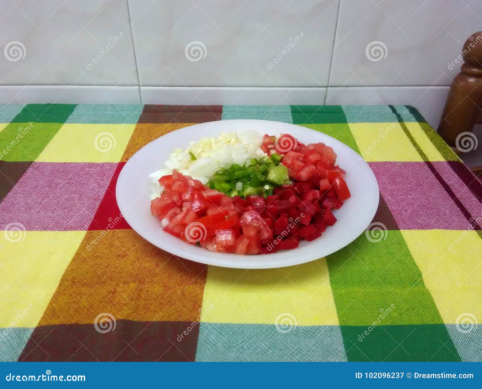 Verduras Cortadas En Cuadritos Imagen de archivo - Imagen de comida ...