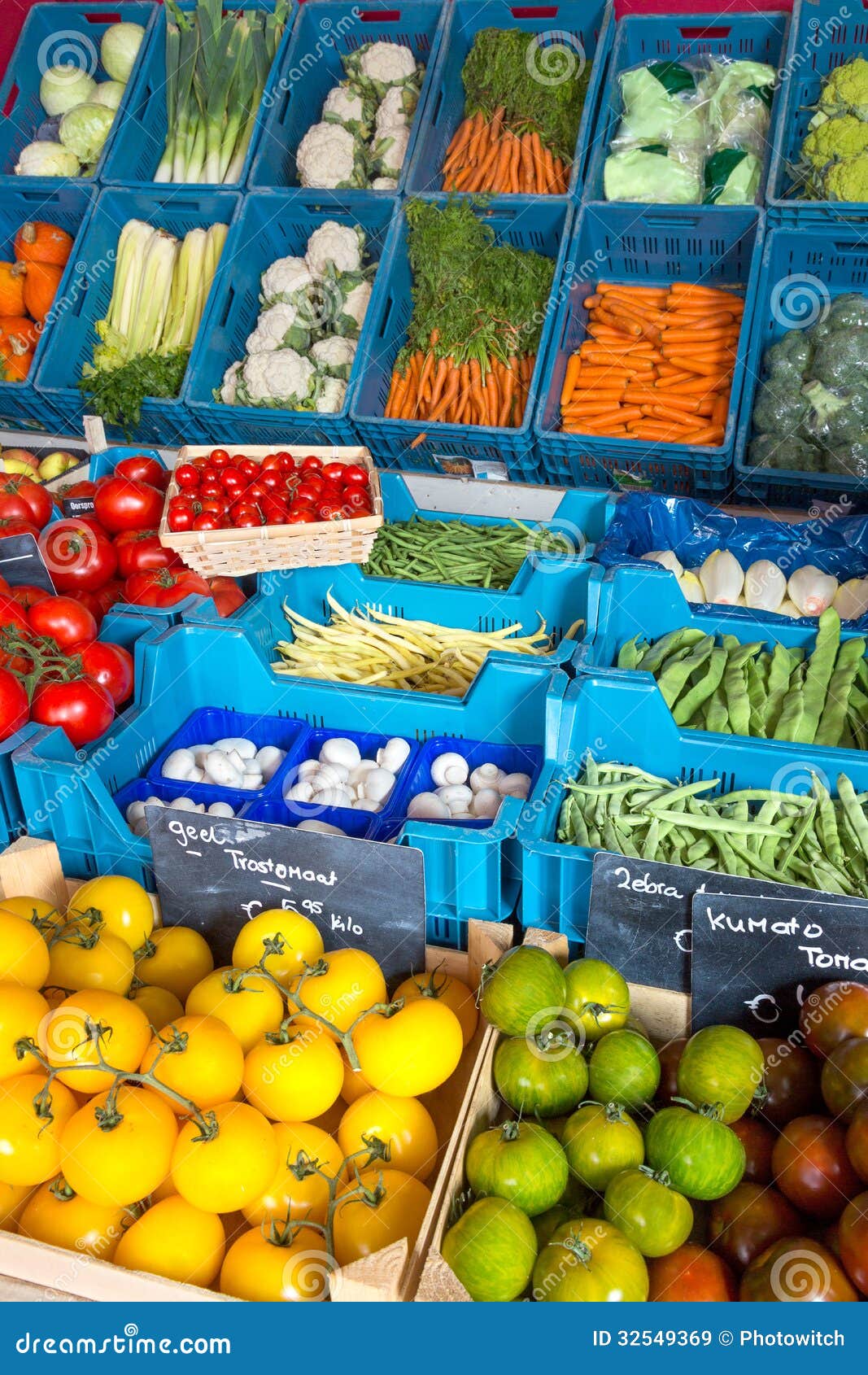 Verduras en la verdulería imagen de archivo. Imagen de fresco - 32549369