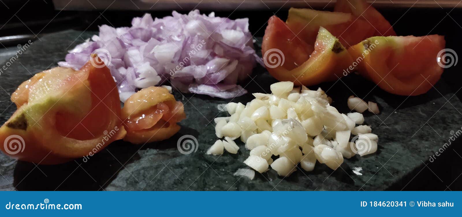 Verduras picadas en imagen de archivo. Imagen de cebollas - 184620341