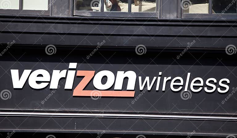 Verizon store sign editorial stock image. Image of connect - 19800104