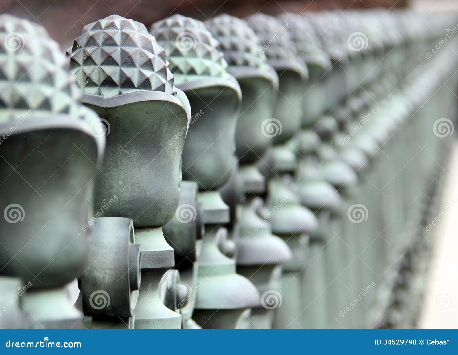 Verja del metal foto de archivo. Imagen de perspectiva - 34529798