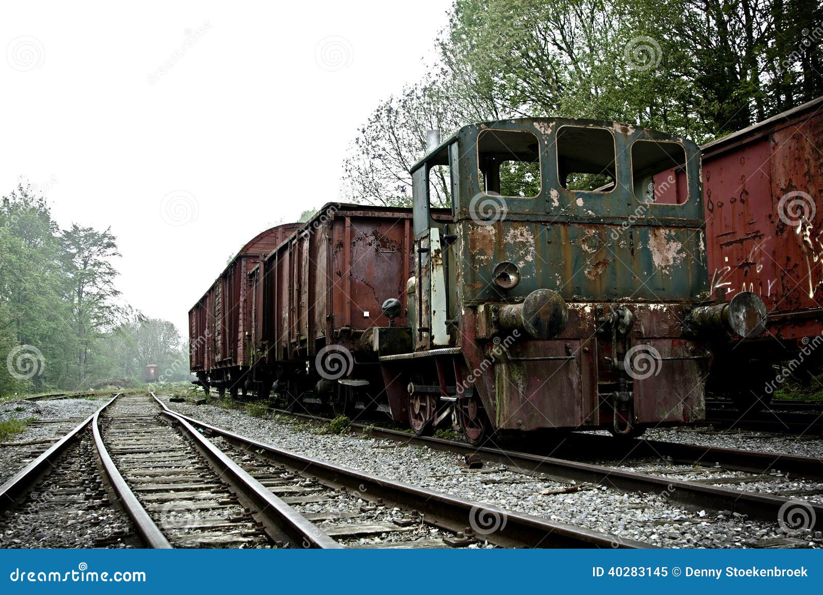 Verlassener alter Zug stockbild. Bild von rost, verlassen - 40283145