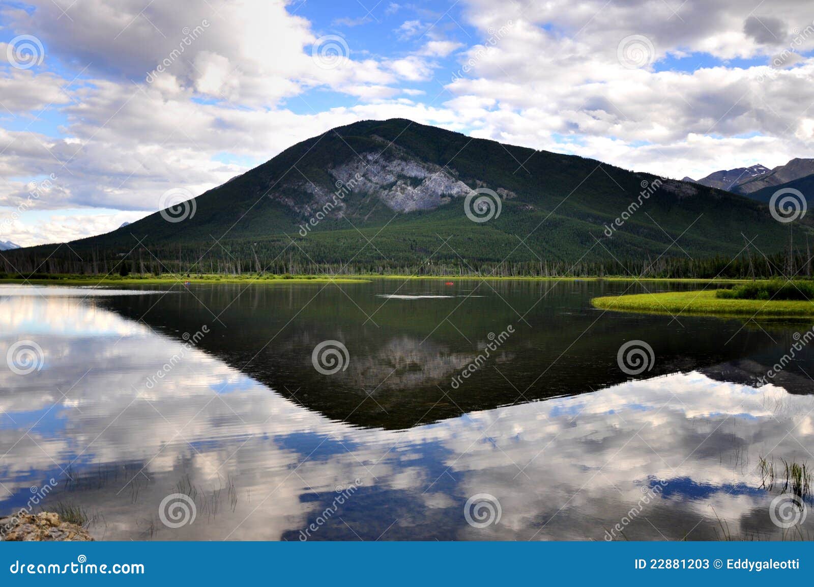 Vermillion Lake reflection stock image. Image of habitats - 22881203
