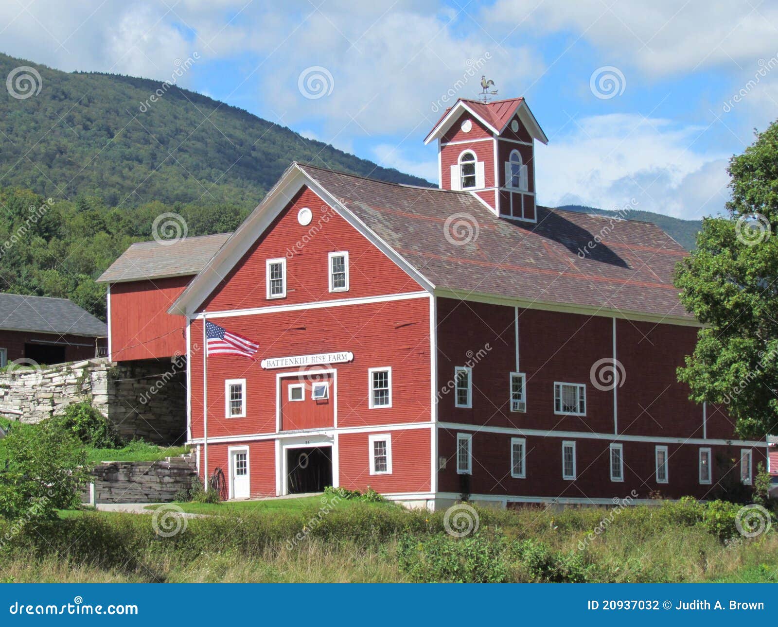 A Vermont barn stock photo. Image of vermont, landscape - 20937032