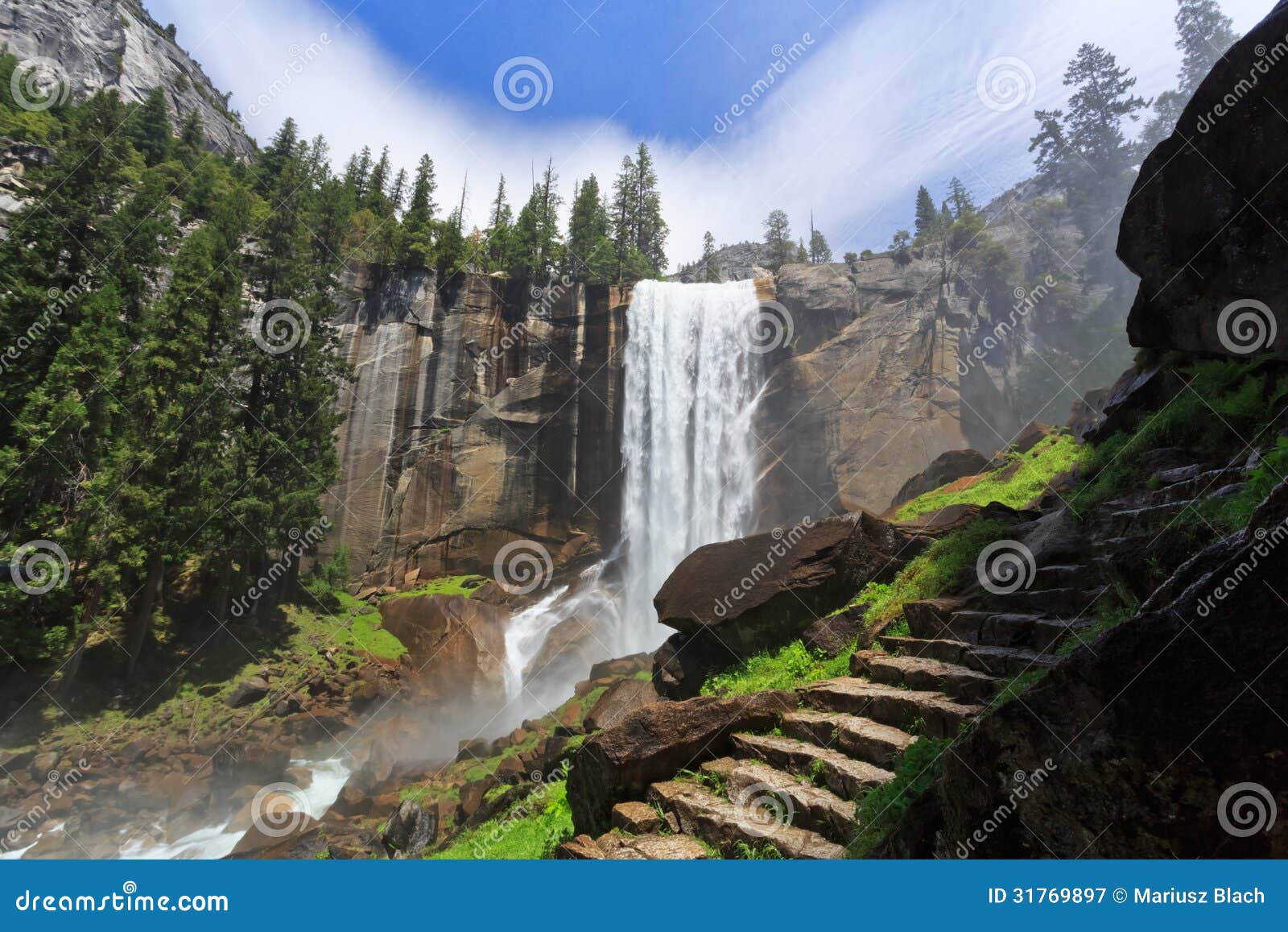 Vernal Fall stock image. Image of mist, nature, hike - 31769897