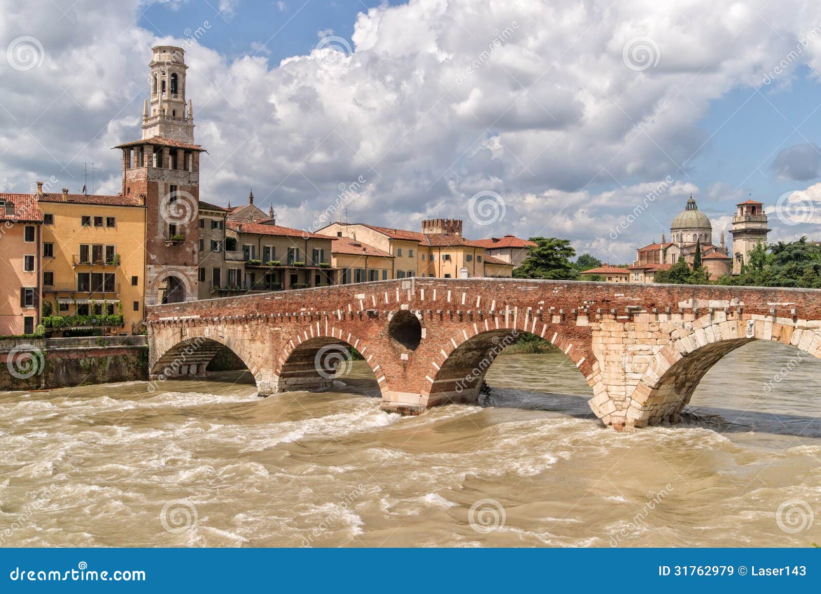 Verona imagen de archivo. Imagen de calle, famoso, azotea - 31762979