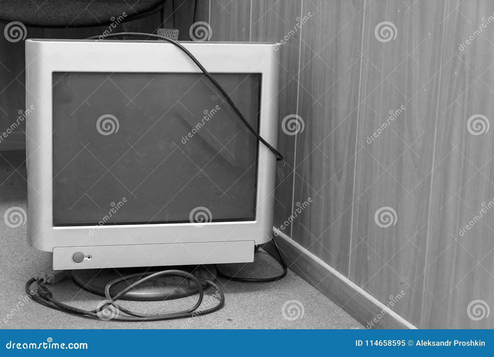 Verouderde Oude Computermonitor Stock Afbeelding - Image of knoop ...