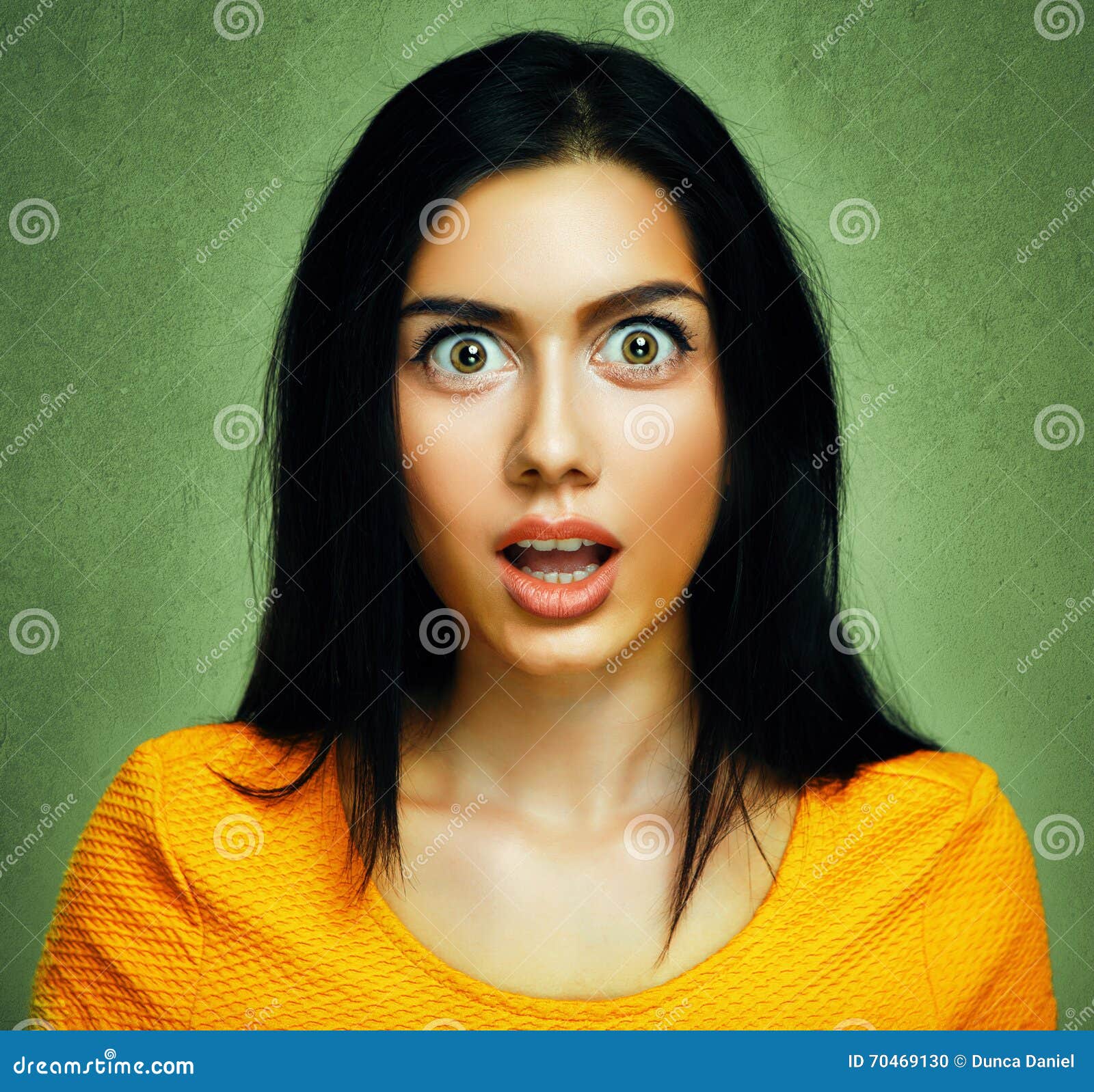 Verrast Gezicht Van Verbaasde Geschokte Vrouw Stock Foto - Image of ...