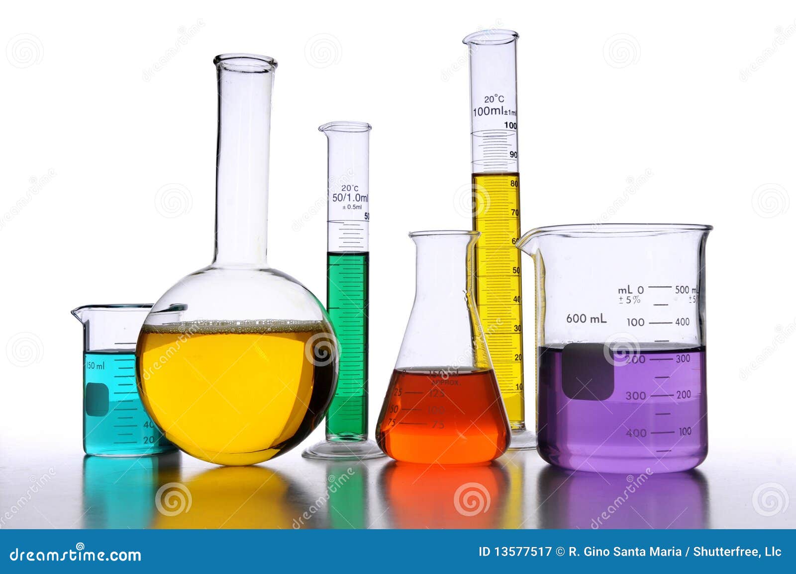 Verrerie de laboratoire image stock. Image du bleu, recherche - 13577517