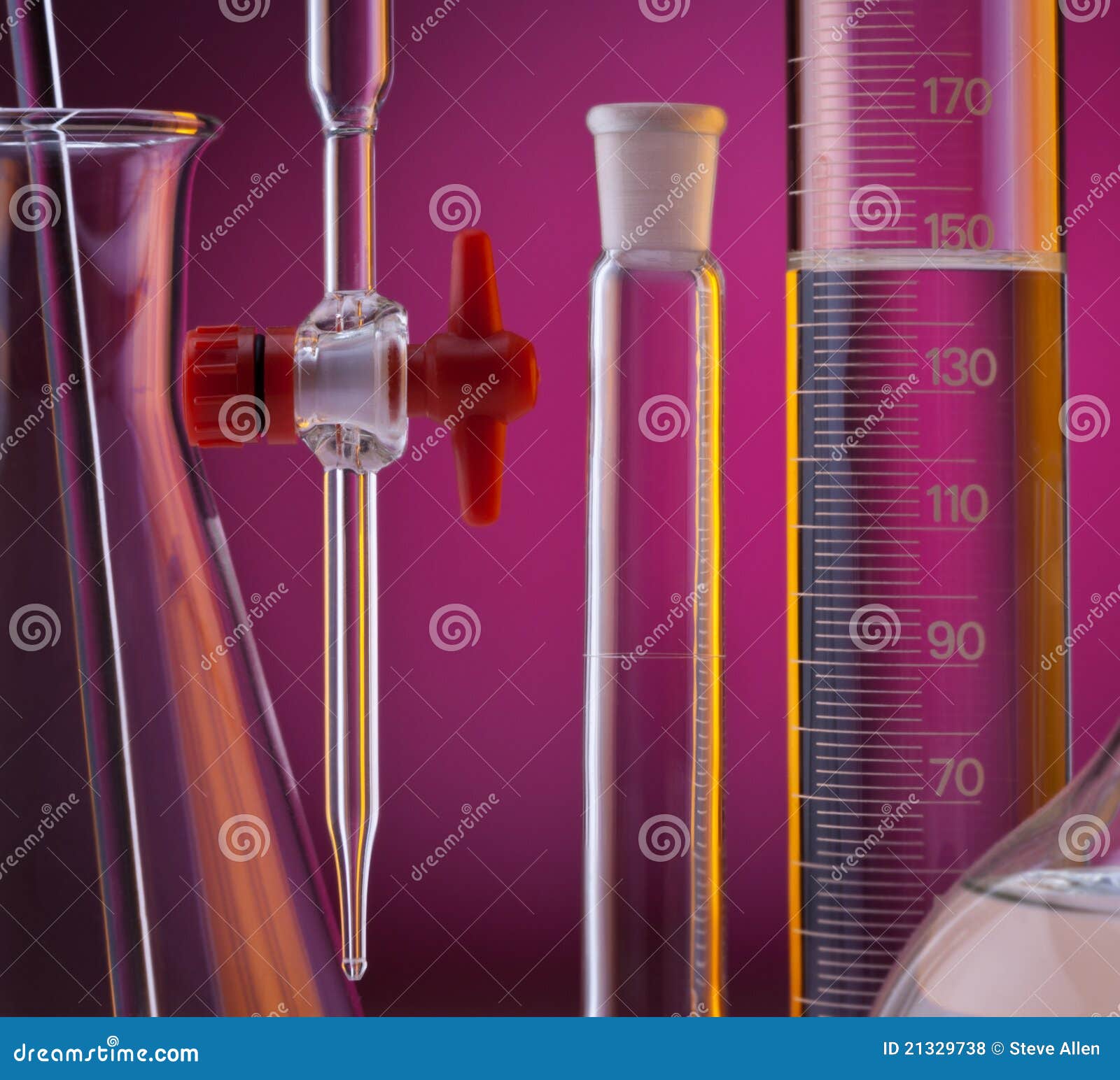 Verrerie De Laboratoire - Chimie Photo stock - Image du scientifique ...