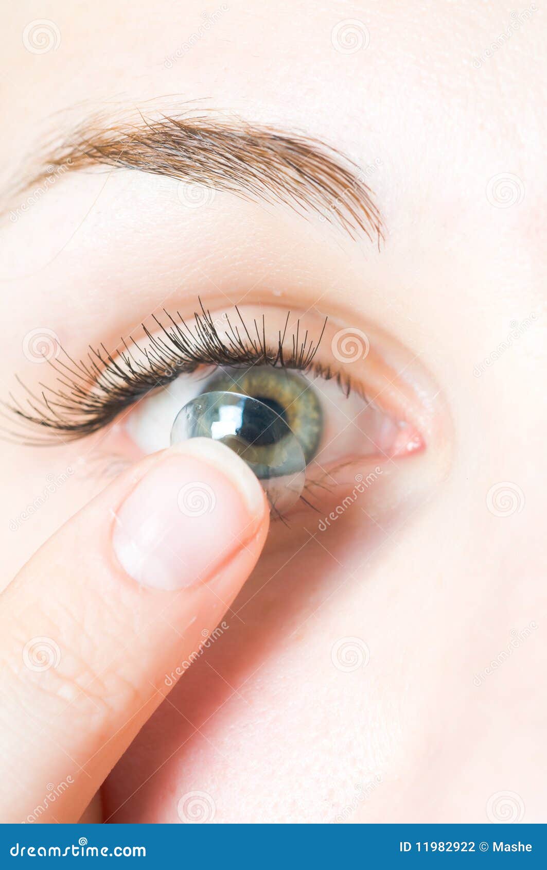 Verres De Contact Pour Des Yeux Photo stock - Image du voyez, couleur ...