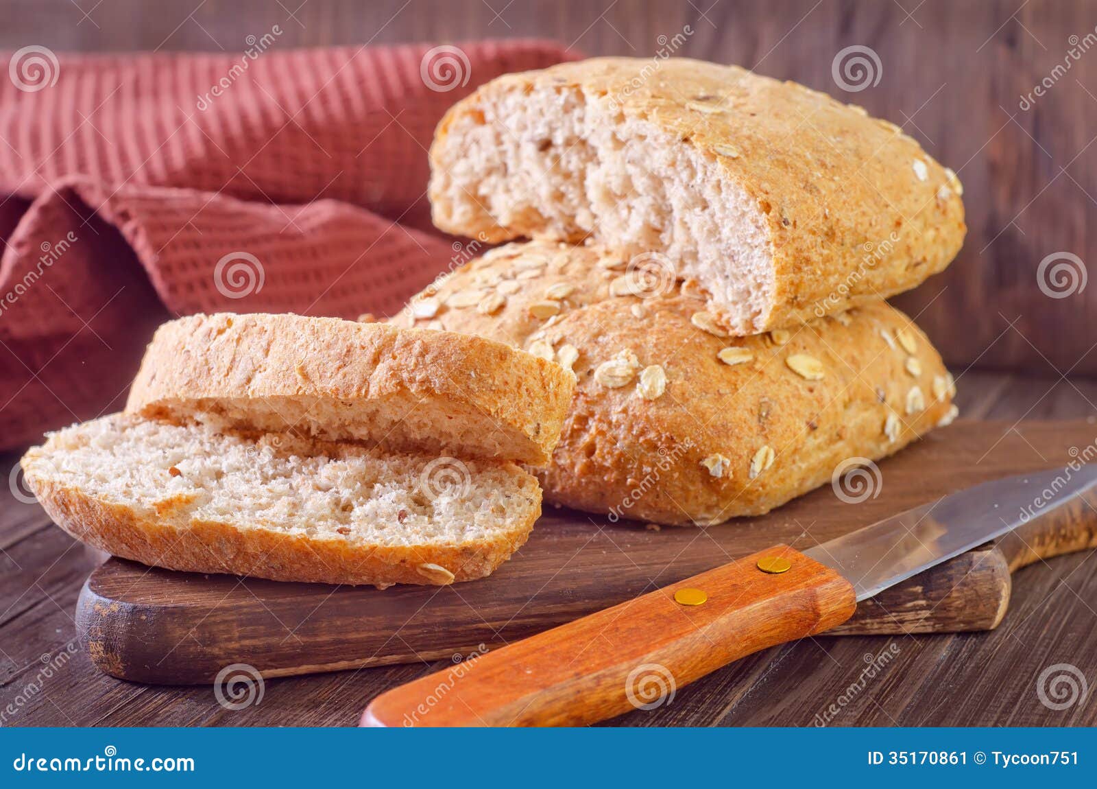 Vers brood stock afbeelding. Image of vers, graangewas - 35170861