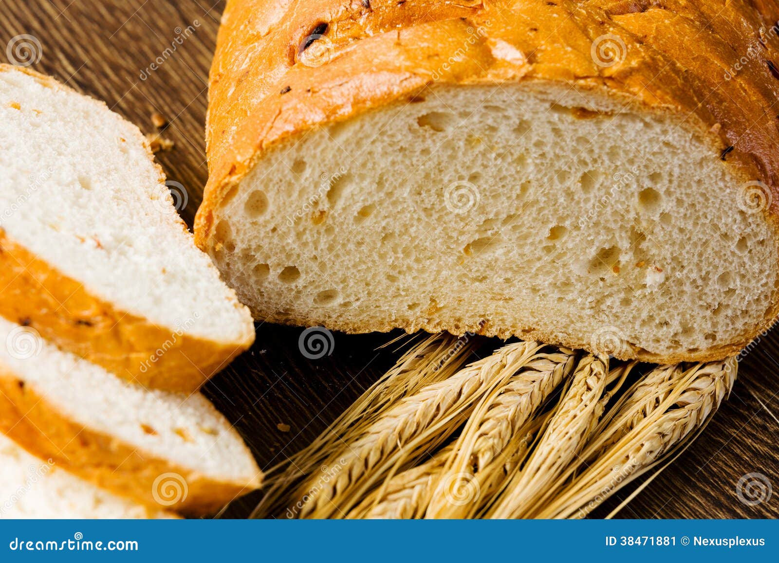 Vers brood stock afbeelding. Image of graan, ontbijt - 38471881