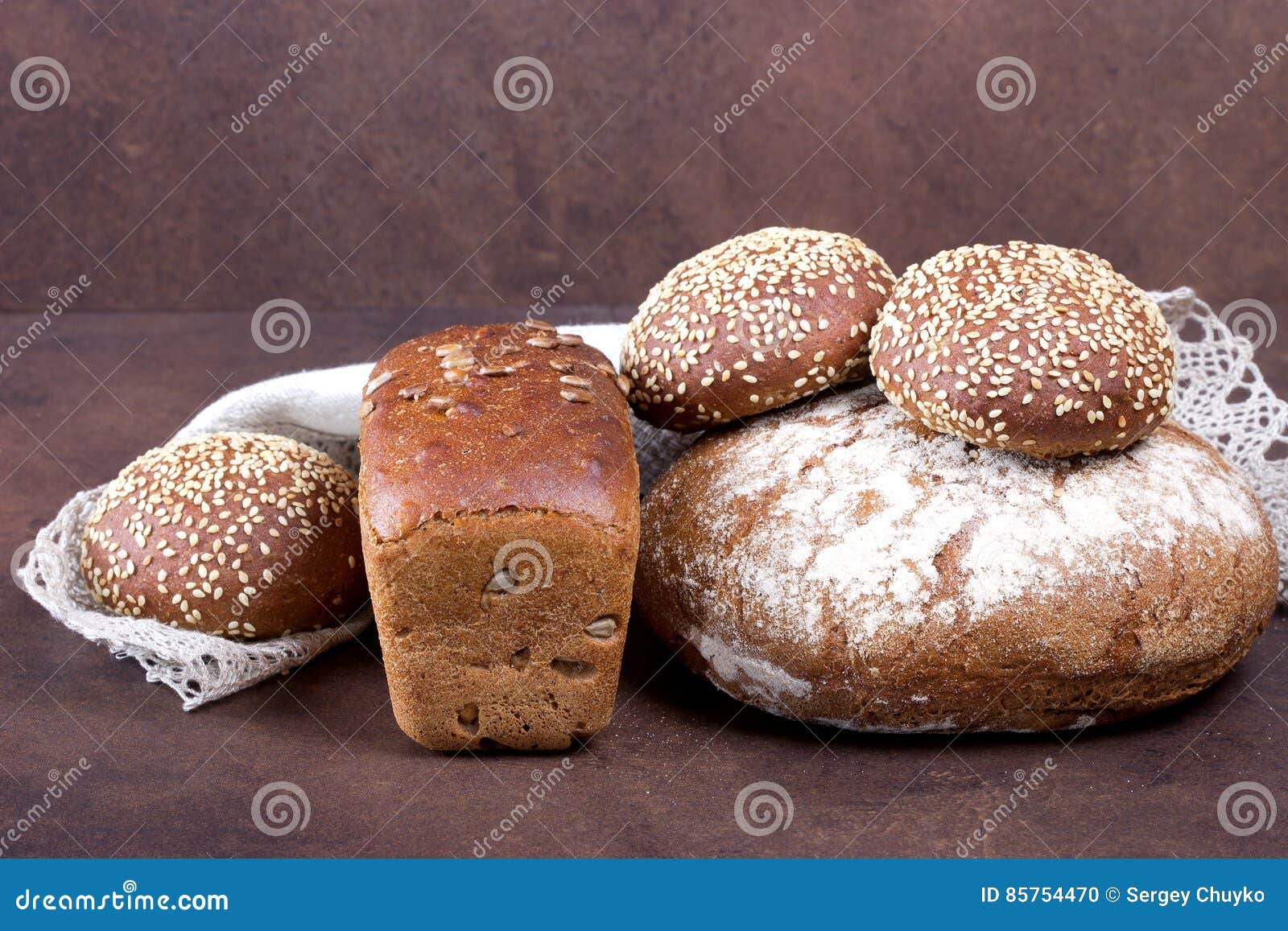 Vers Brood Op Rustieke Achtergronden Stock Foto - Image of vers, nave ...
