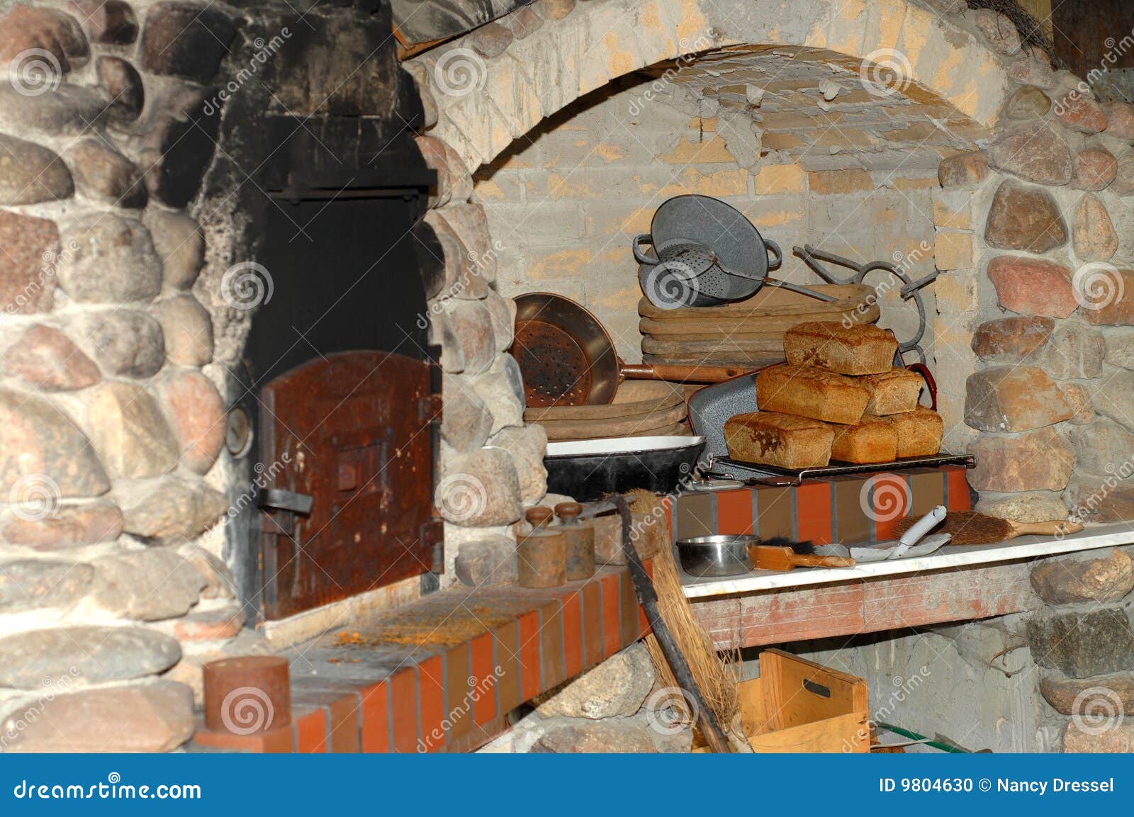 Vers Brood in Oude Bakkerij Stock Foto - Image of keuken, eigengemaakt ...