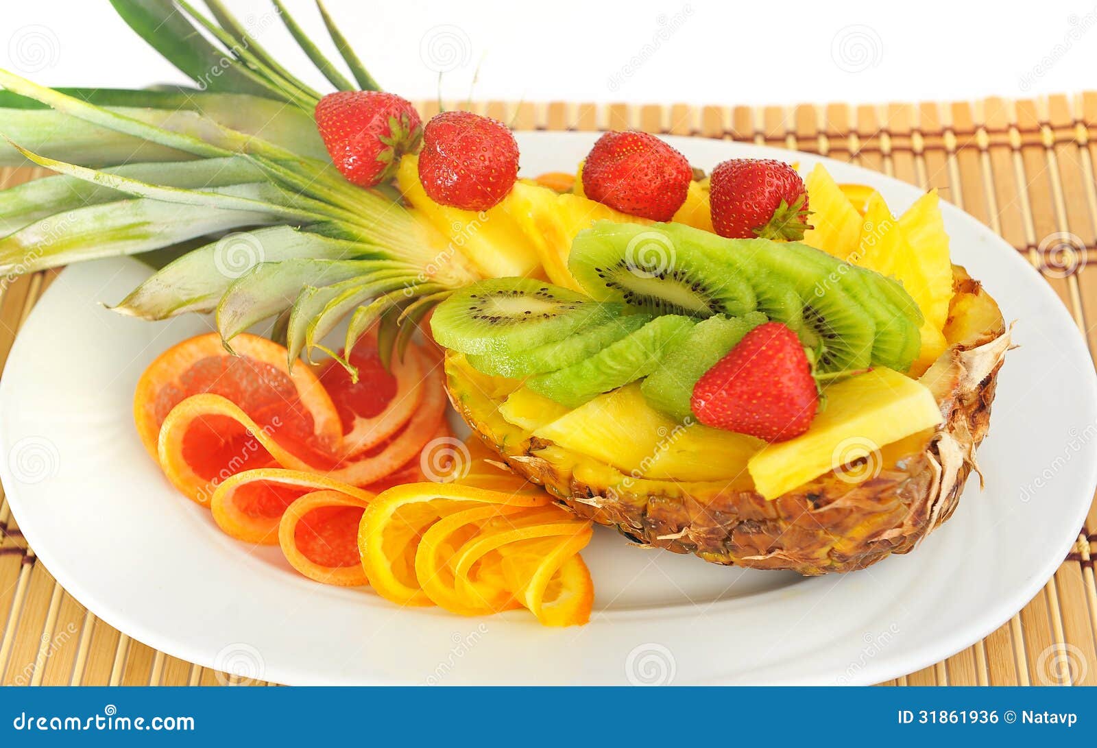Vers Fruit - Ananas, Aardbeien, Kiwi, Grapefruit, Sinaasappel. Stock ...