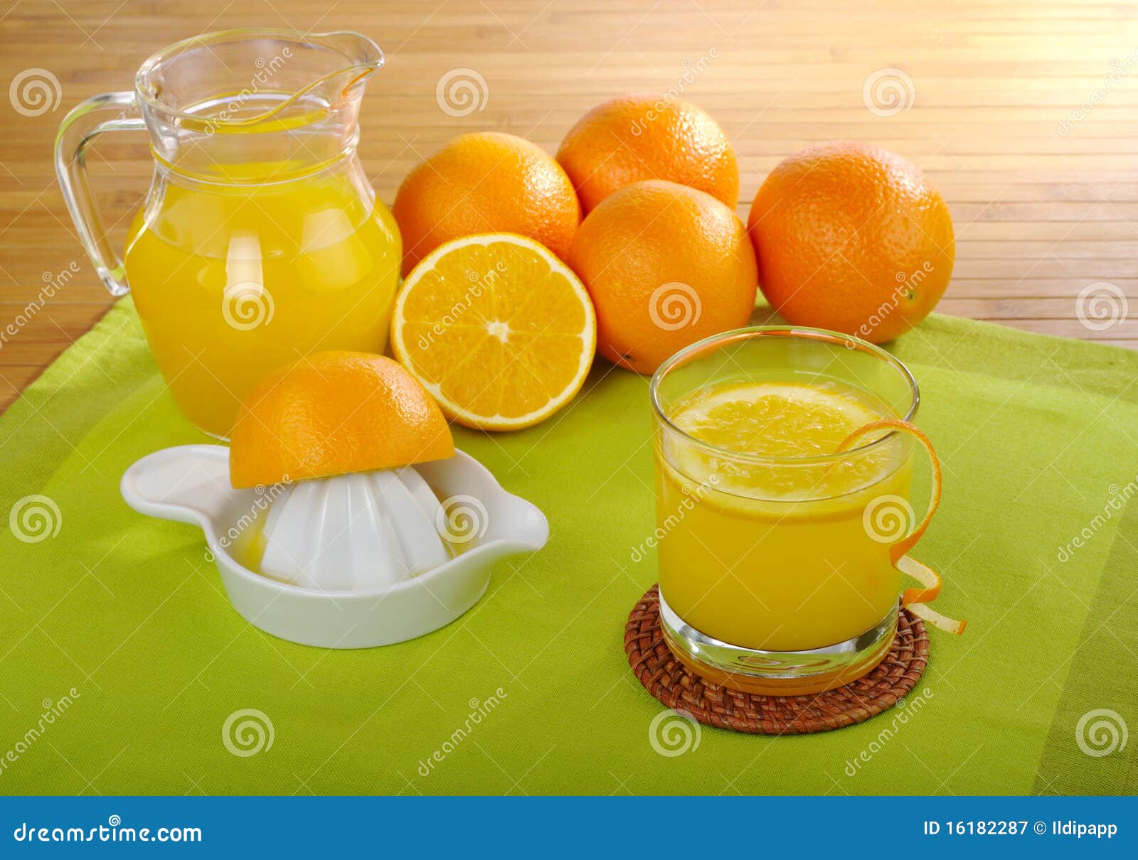 Vers Jus d'orange stock afbeelding. Image of sinaasappel - 16182287