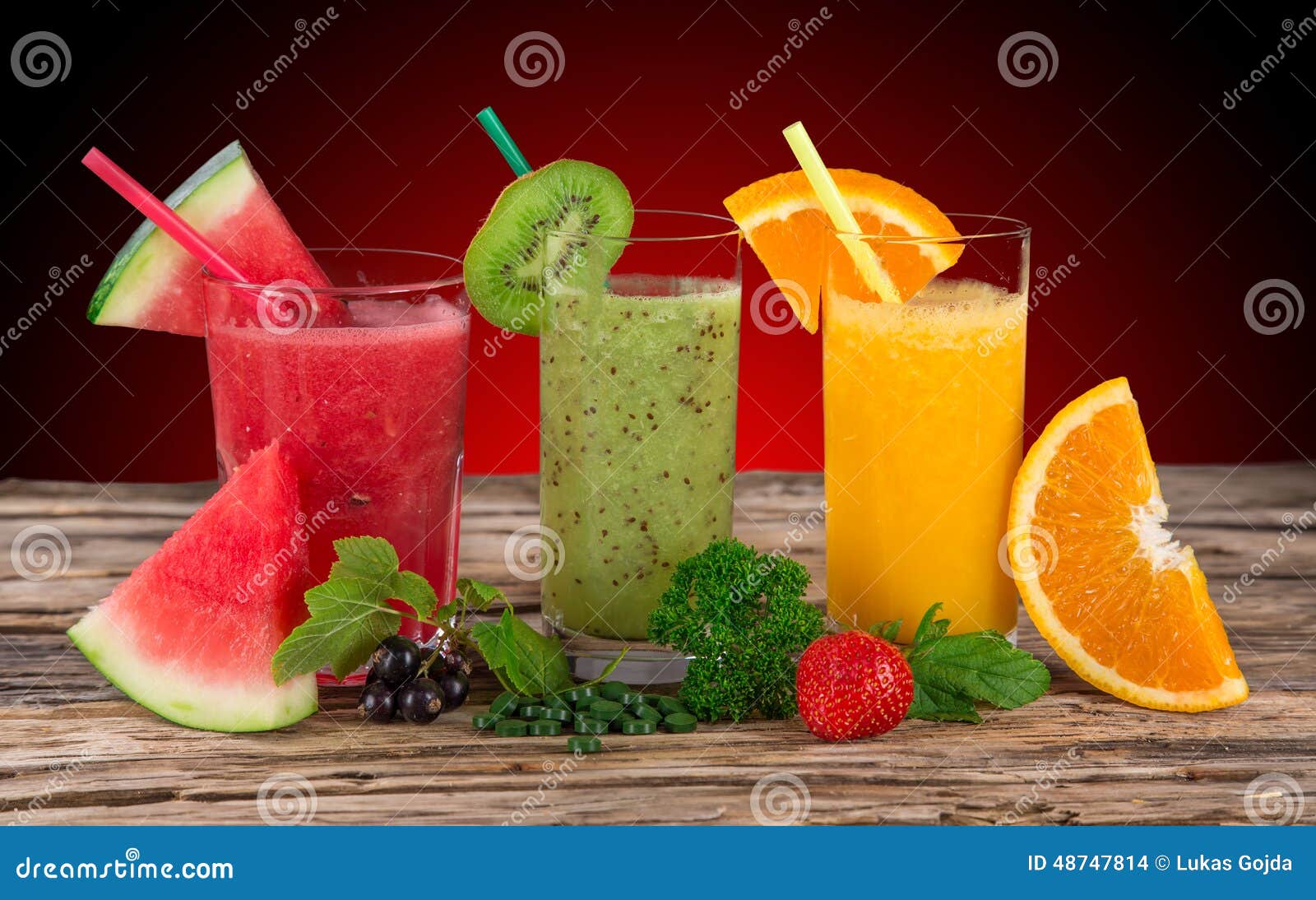 Vers Vruchtensap, Gezonde Dranken Stock Foto - Image of staaf, aardbei ...