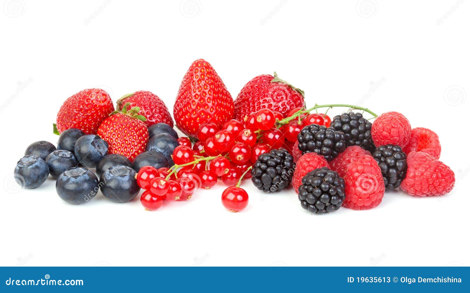 Verschiedene Beeren stockbild. Bild von blaubeere, erdbeere - 19635613