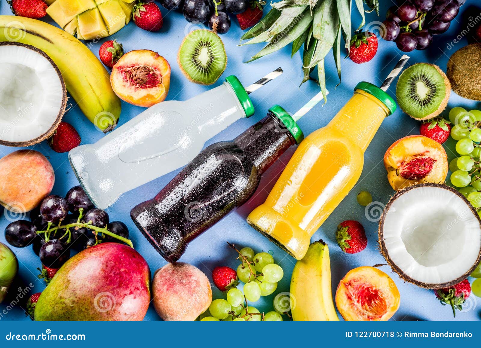 Verschillende Vruchtensappen En Smoothies Stock Foto - Image of ...