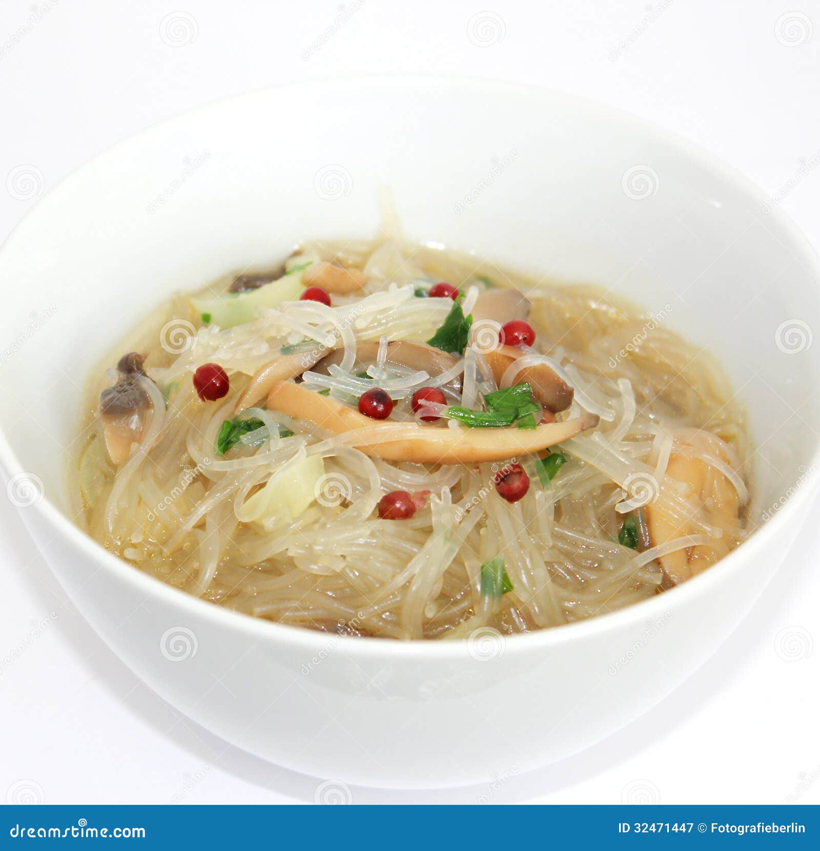 Verse Aziatische Soep Met Rijstnoedels Stock Afbeelding - Image of ...