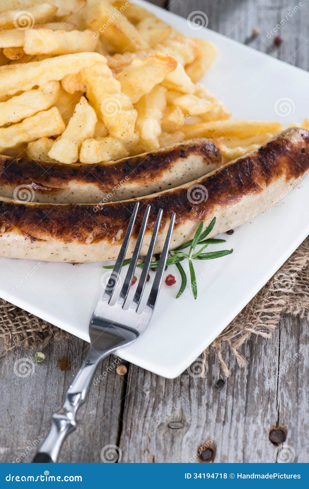 Verse Duitse Braadworst stock foto. Image of niemand - 34194718