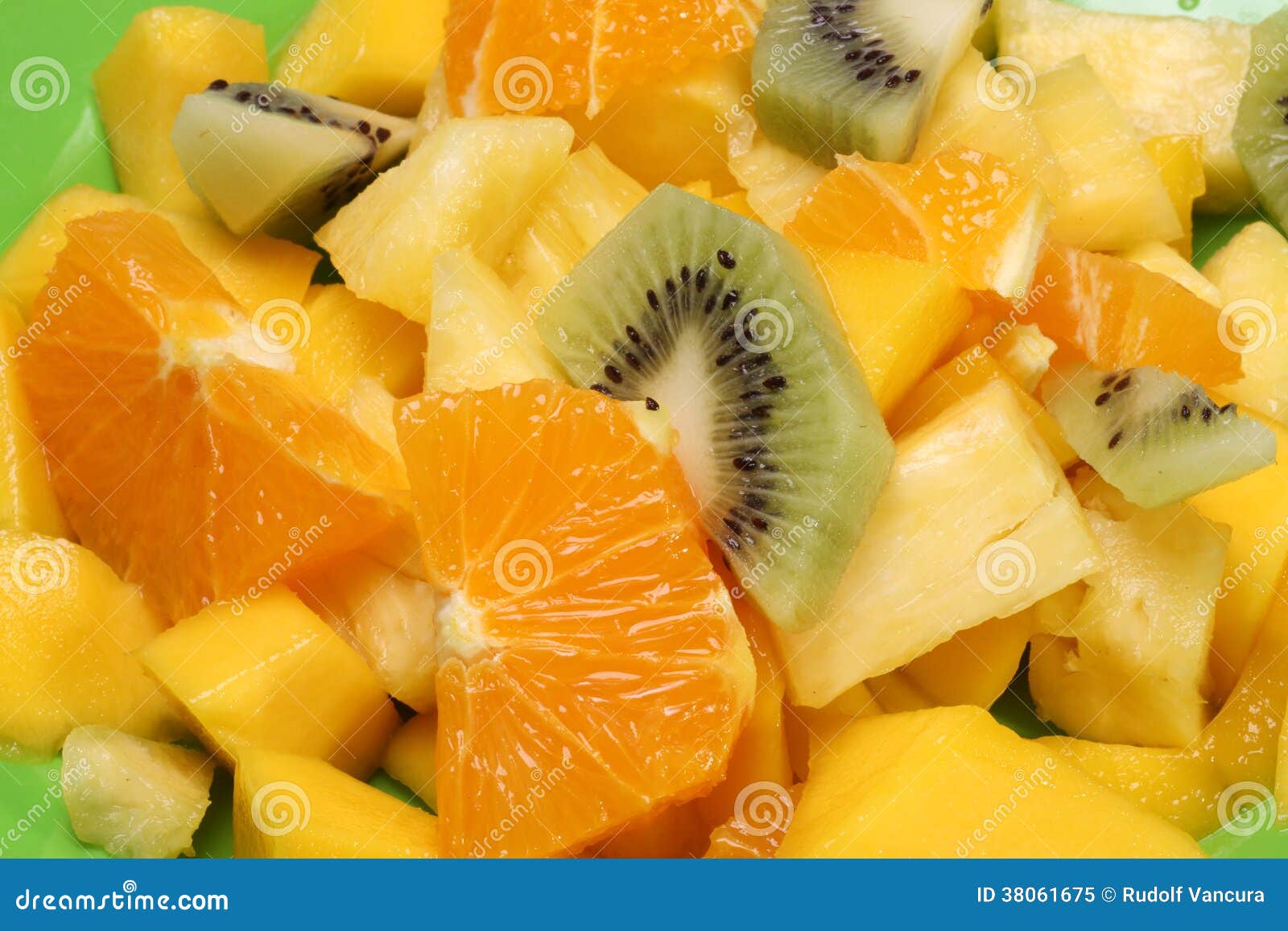 Verse fruitsalade stock afbeelding. Image of vrucht, heerlijk - 38061675