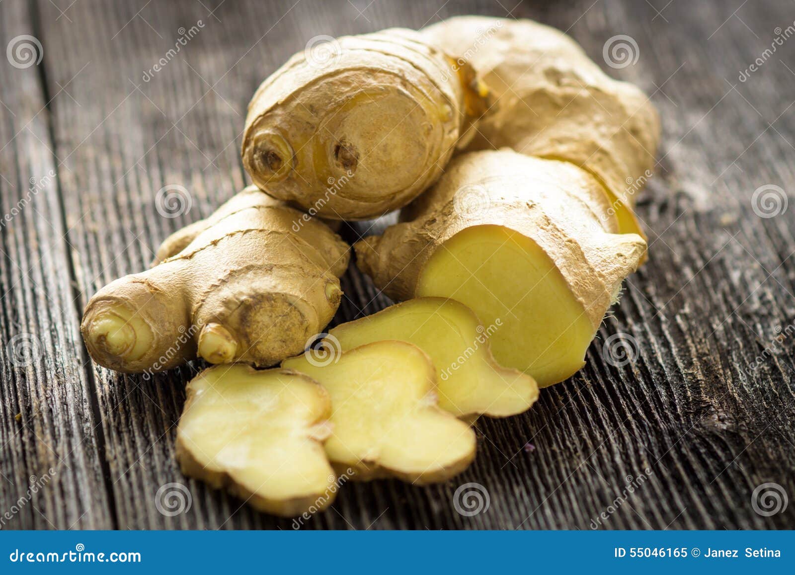 Verse gember stock afbeelding. Image of scherp, één, organisch - 55046165