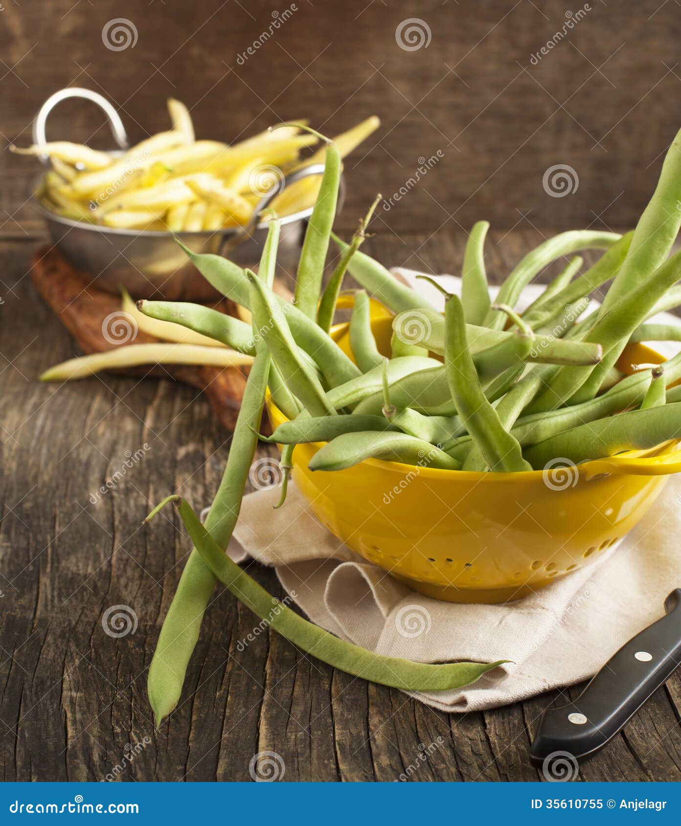 Verse Groene en Gele Bonen stock afbeelding. Image of peper - 35610755