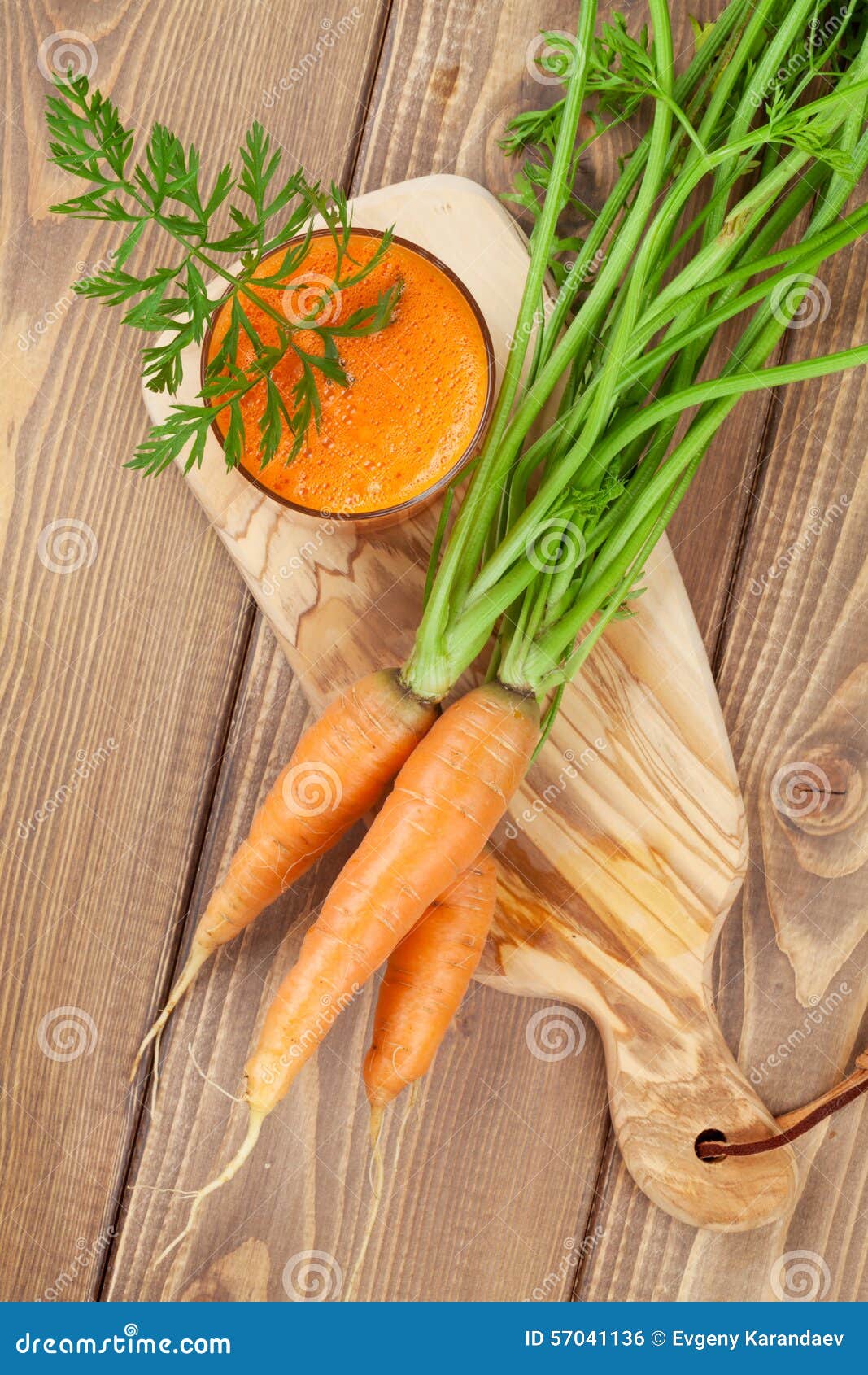 Verse Groentesmoothie Het Sap Van De Wortel Stock Foto - Image of groen ...