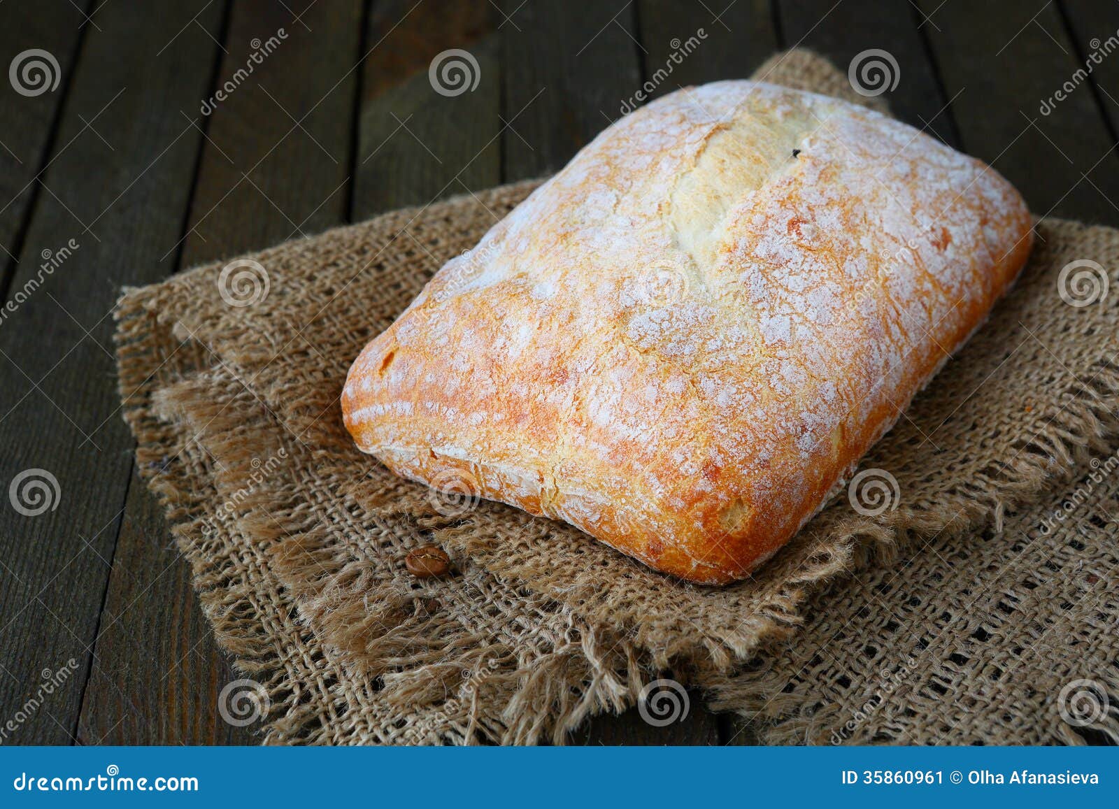 Verse Italiaanse Ciabatta, Brood Stock Afbeelding - Image of bakkerij ...