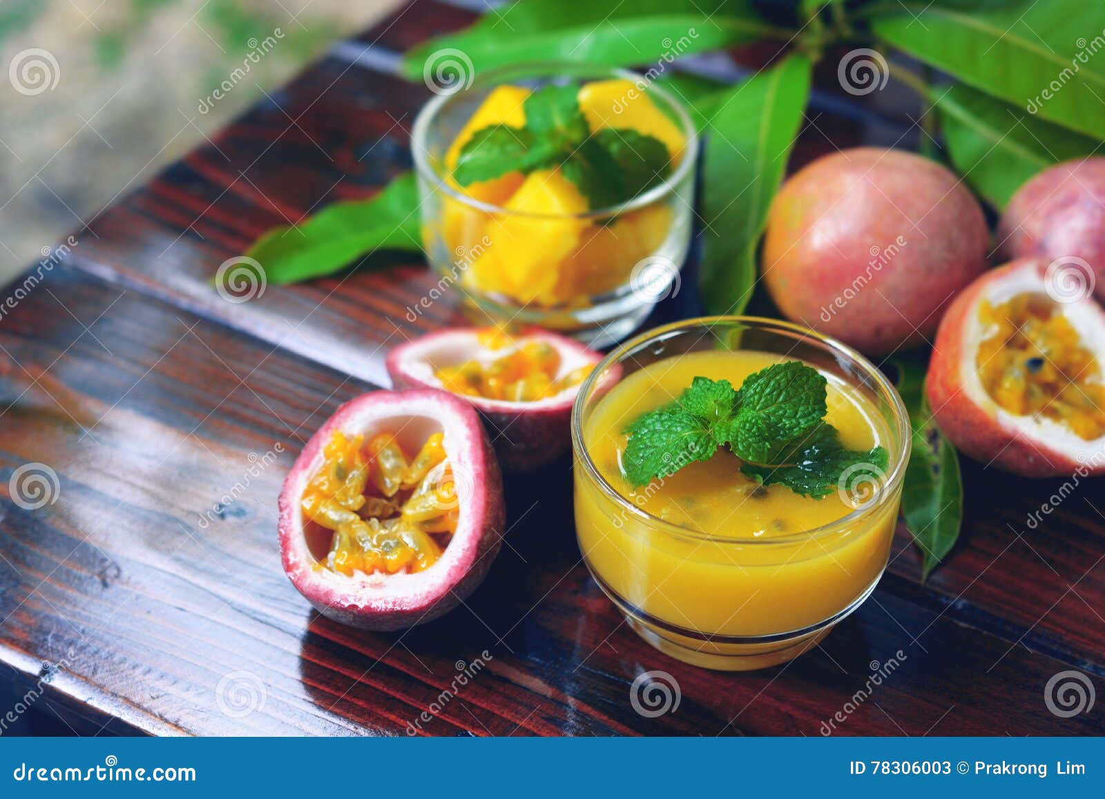 Verse Mango Met Passievrucht Smoothie Stock Afbeelding - Image of zoet ...