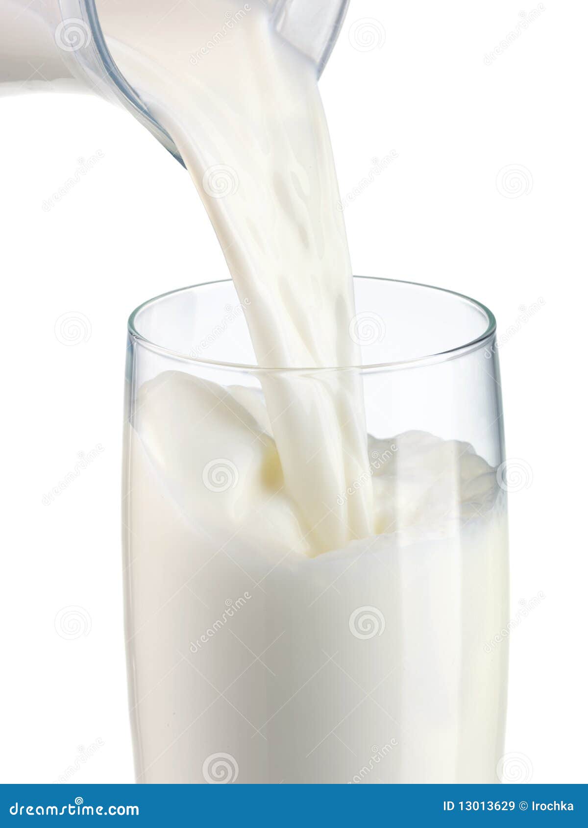 Verse melk stock afbeelding. Image of studio, geïsoleerd - 13013629