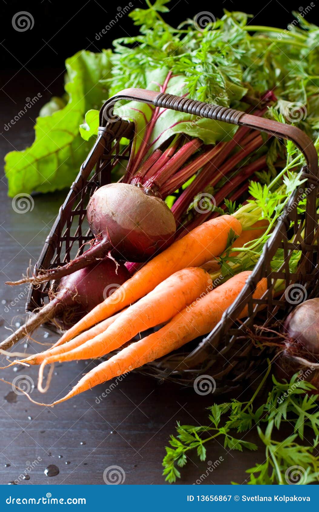 Verse Organische Wortel En Biet Stock Afbeelding - Image of nadruk ...