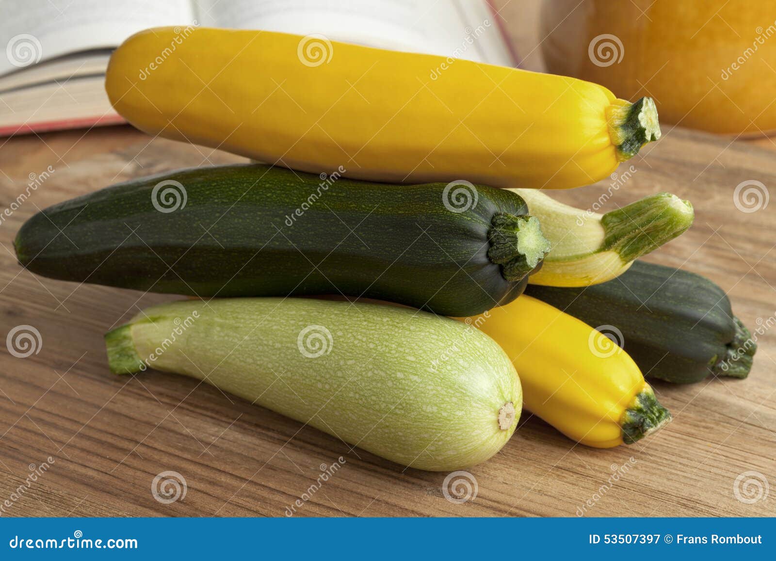 Verse Ruwe Courgettes in Verschillende Kleuren Stock Afbeelding - Image ...