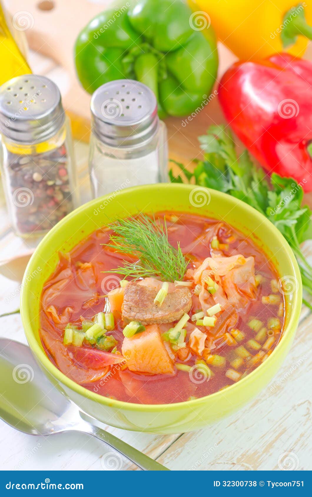 Verse soep stock foto. Image of biet, voedsel, klok, room - 32300738