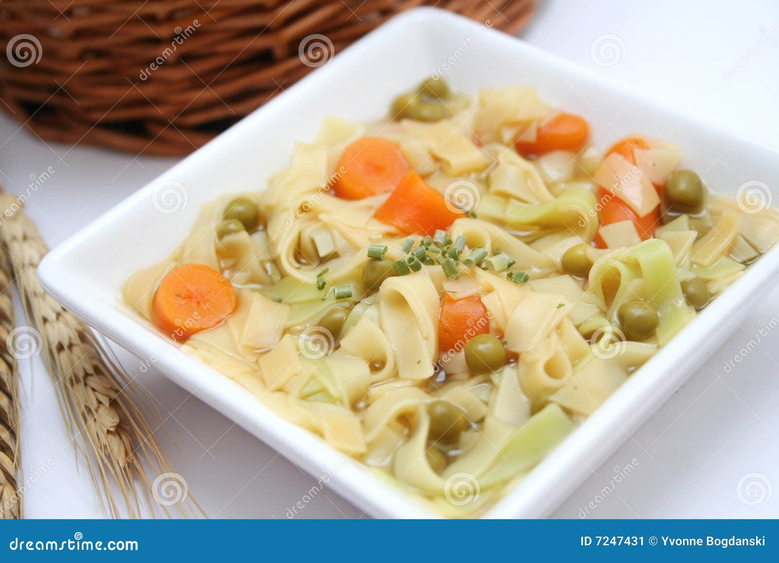 Verse soep stock afbeelding. Image of erwten, maaltijd - 7247431