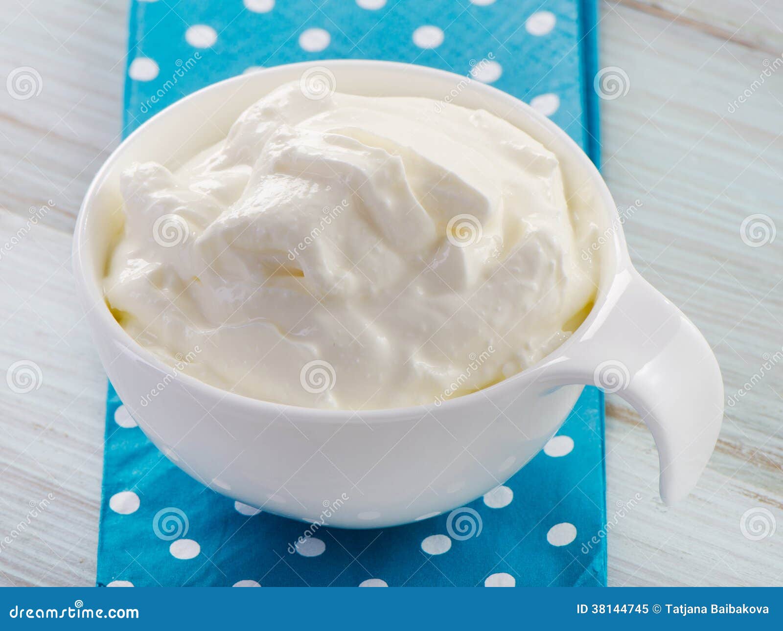 Verse zure room stock afbeelding. Image of product, verzuur - 38144745