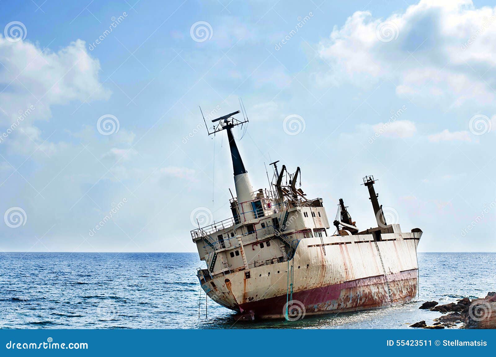 Versenden Sie Wrack in Zypern Stockbild - Bild von zeit, zypern: 55423511