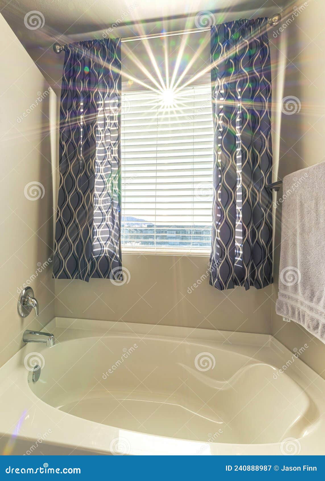Vertical Bathroom Interior with Sunrays through the Window Blinds Stock ...