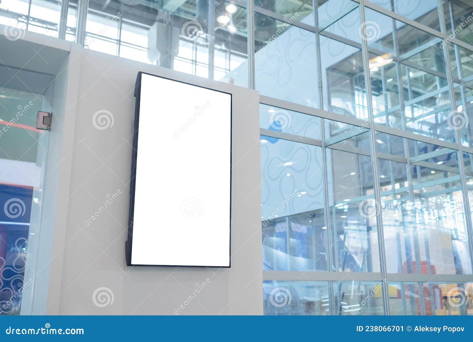 Vertical Blank White Display Wall at Exhibition - White Screen Concept ...