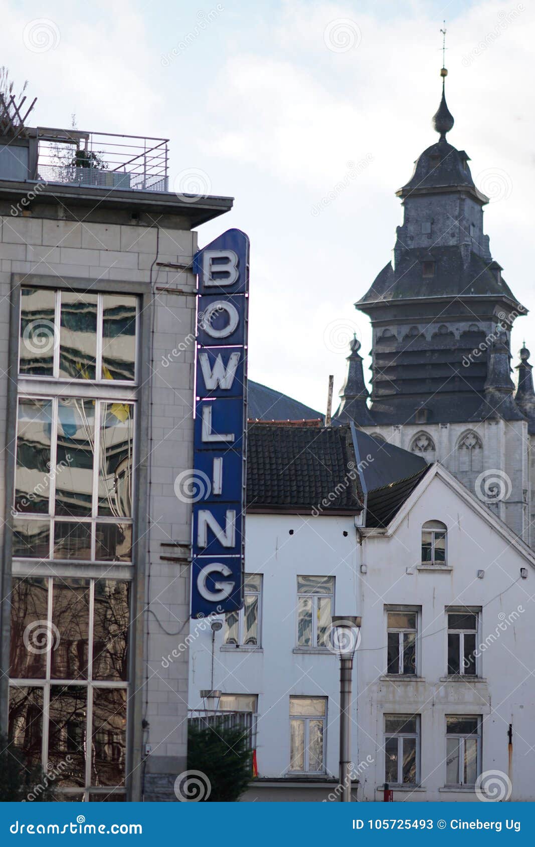 Vertical Bowling Alley Sign Stock Image - Image of outdoor, bowl: 105725493