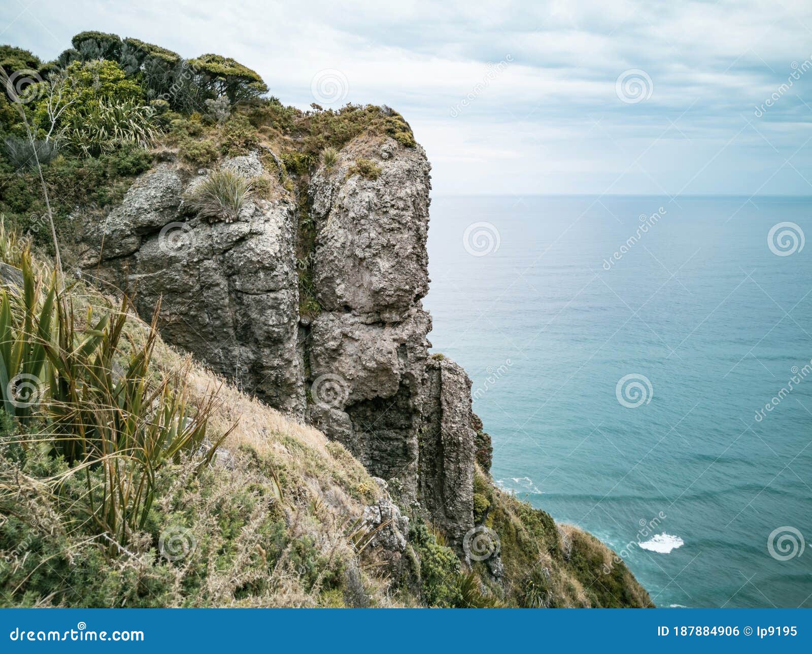 Vertical Cliff from Lookout Stock Photo - Image of coast, water: 187884906