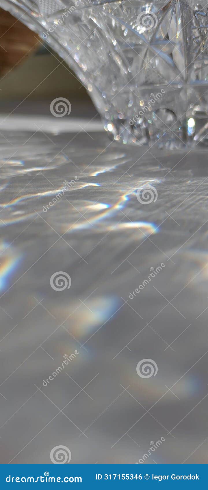 Vertical Composition of Sunlit Crystal Glass with Dynamic Light ...