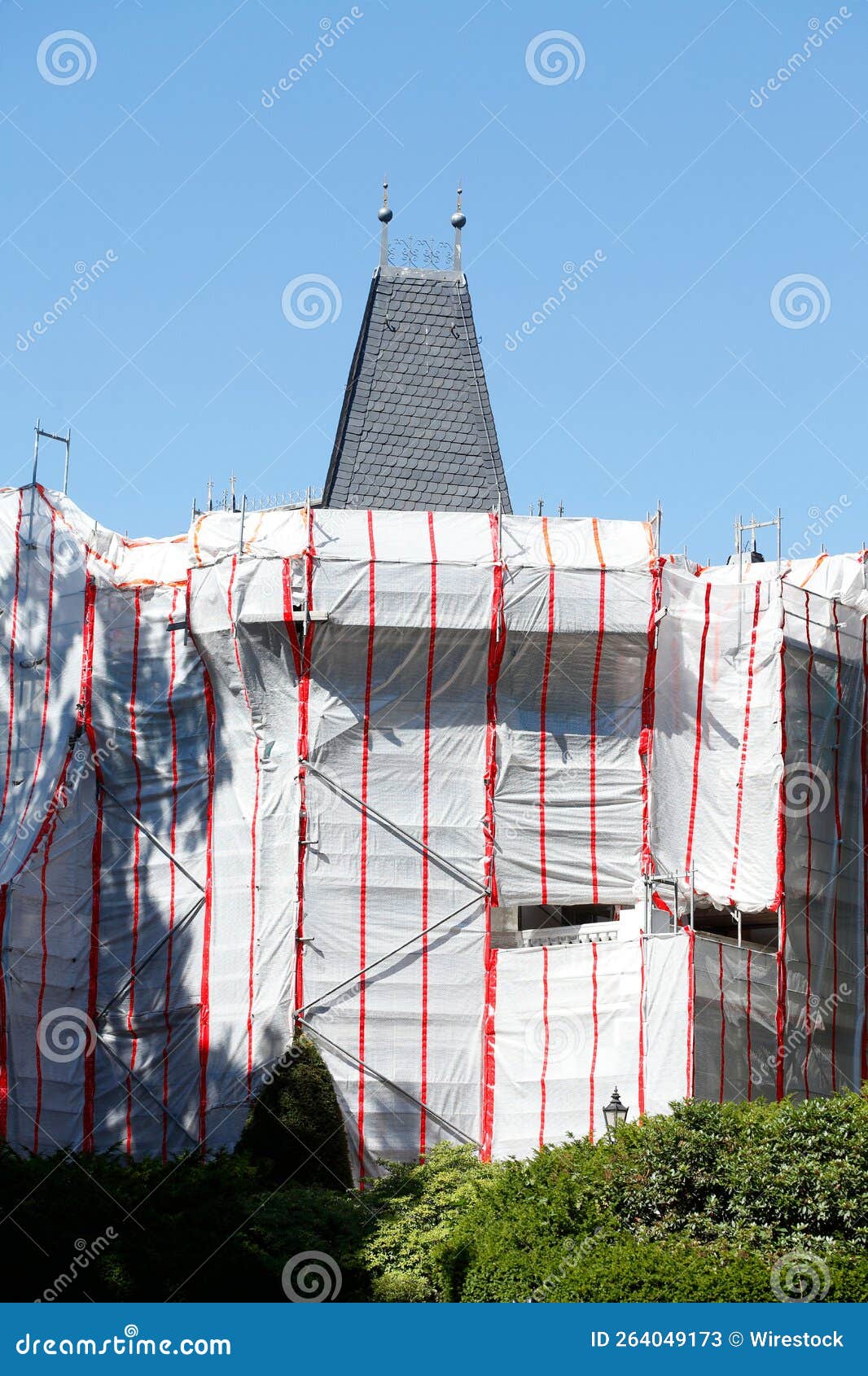 Vertical of Construction Process of a Villa in Elbchaussee, Hamburg ...