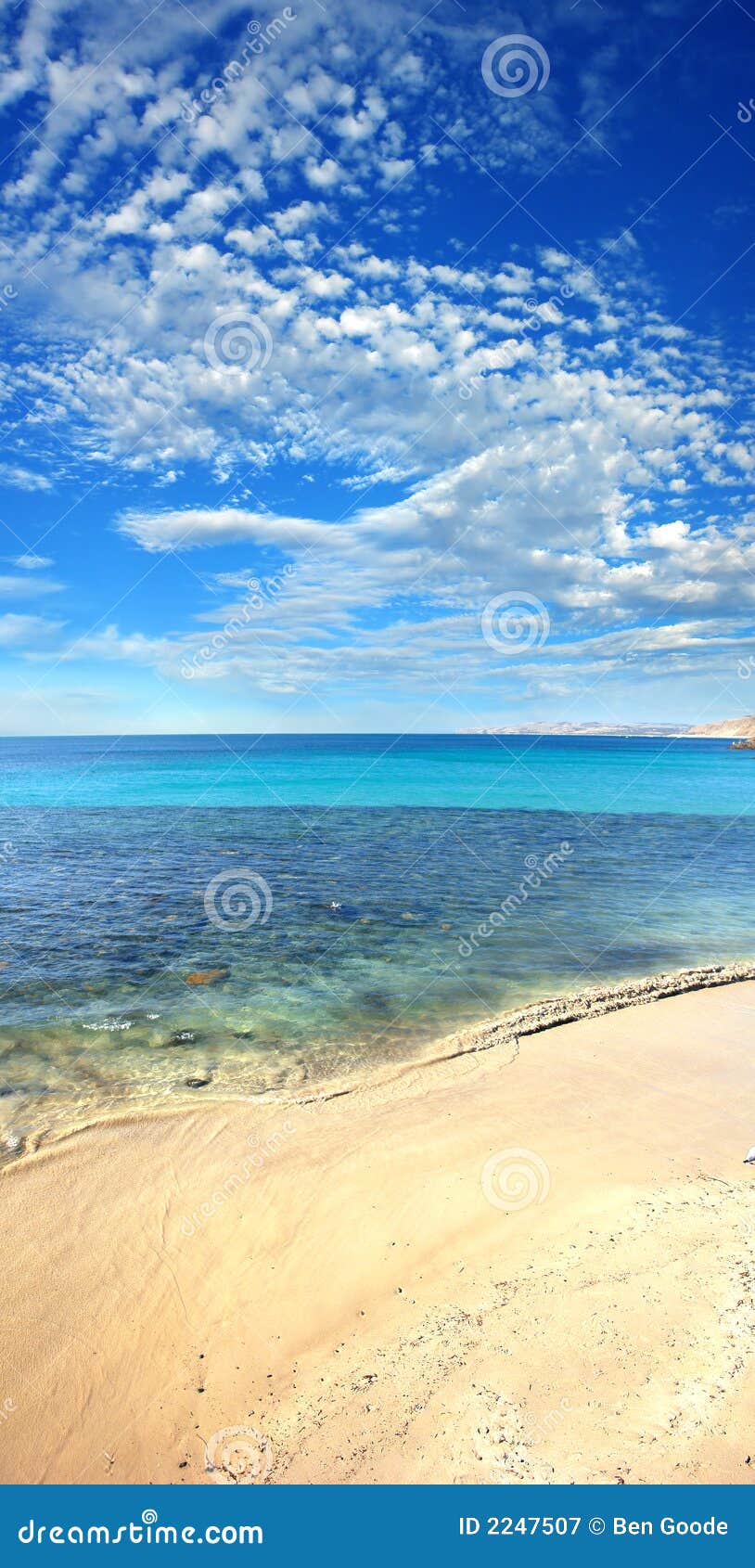 Vertical de la playa imagen de archivo. Imagen de agua - 2247507