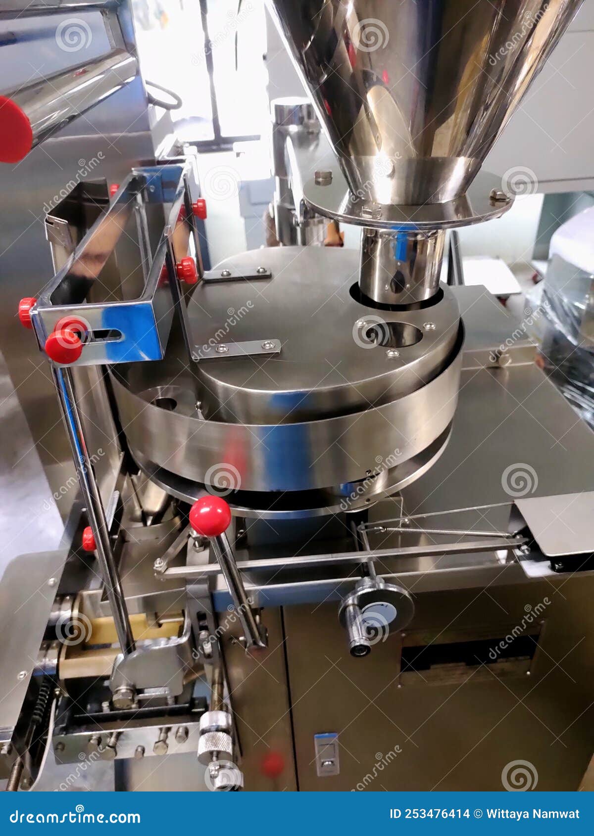 Vertical Form Fill Seal Machine Stock Photo - Image of machine ...