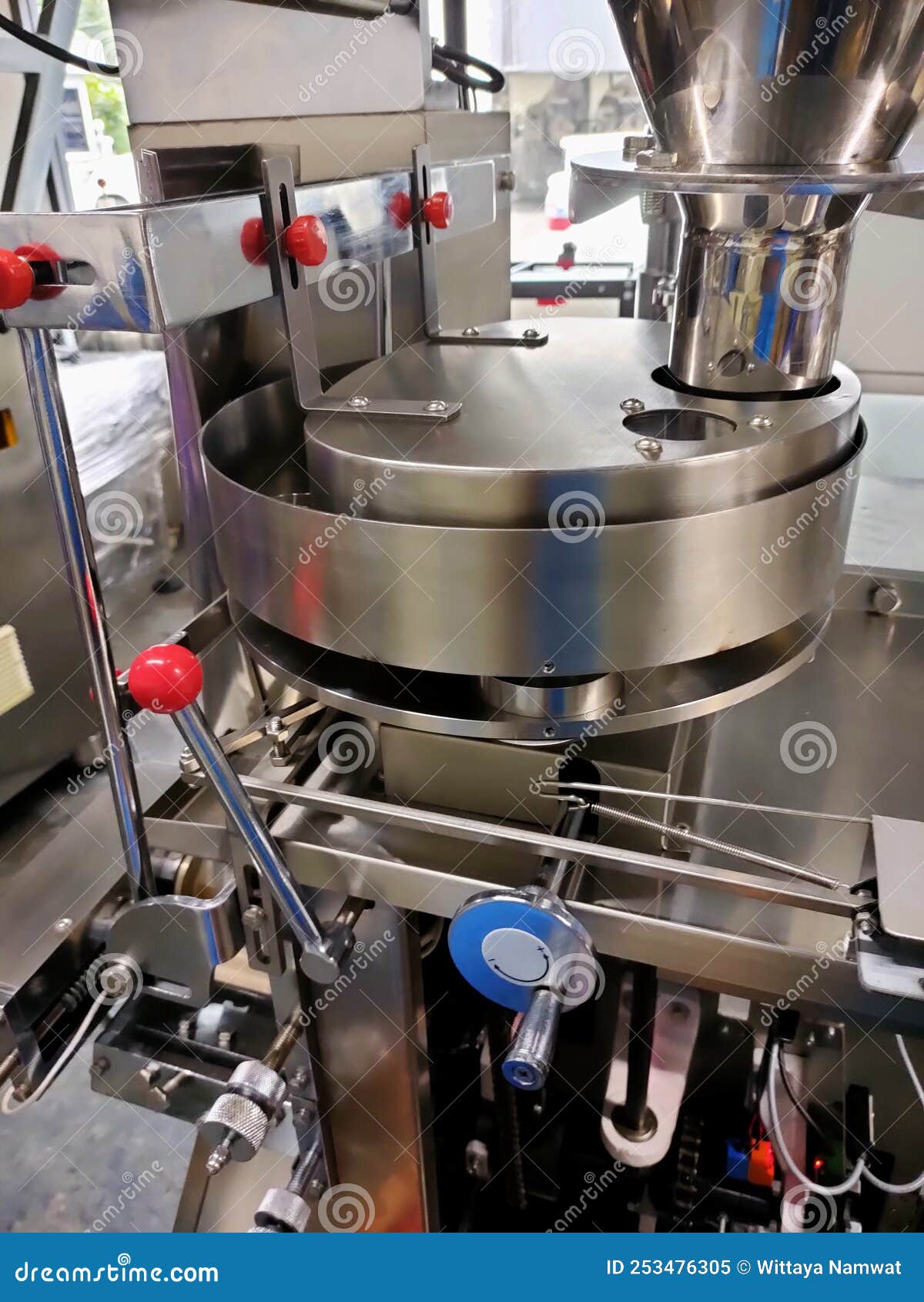 The Vertical Form Fill Seal Machine Is A Type Of Fully Automatic ...